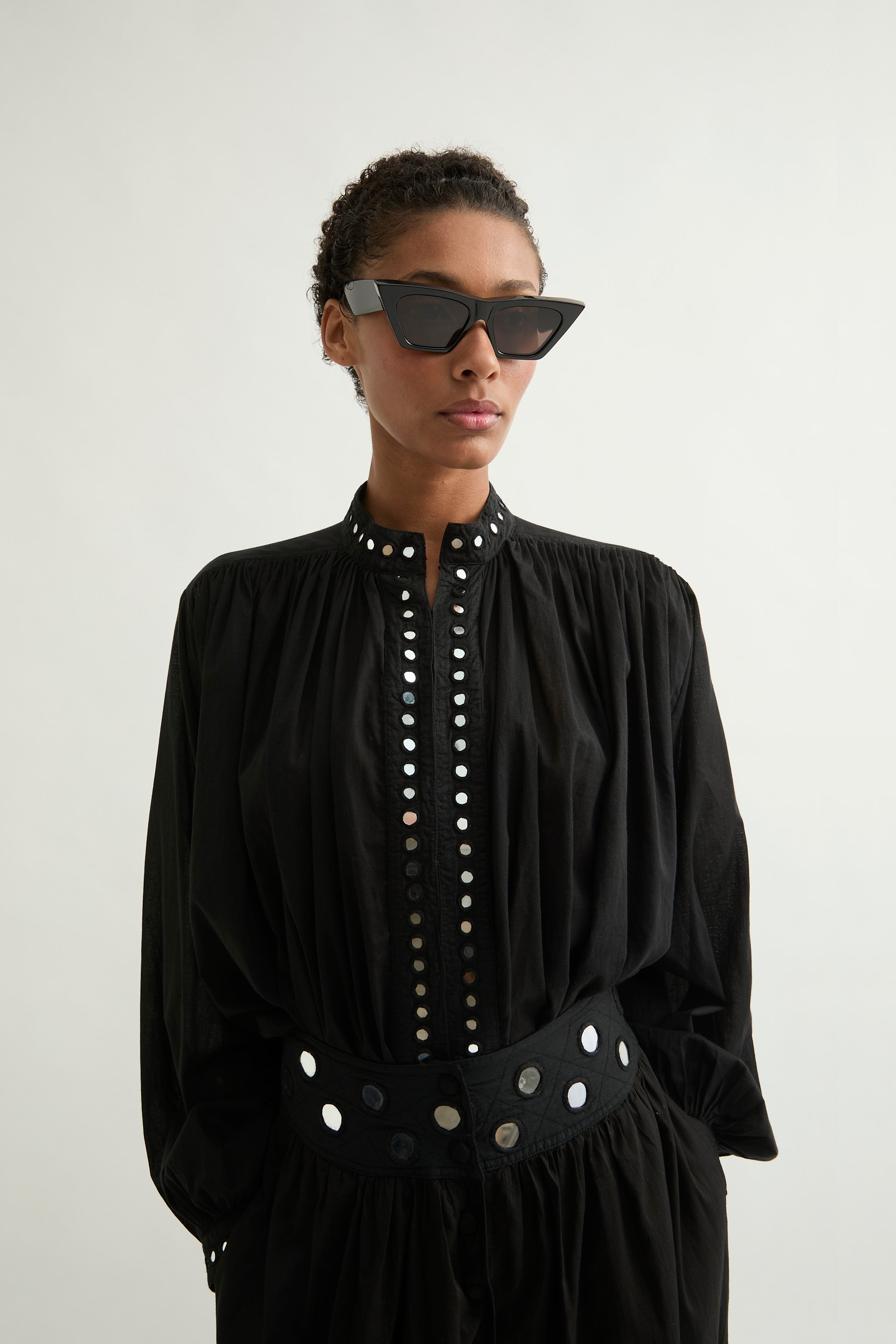 Black Gate Shirt - Mao Collar - Laurence Bras