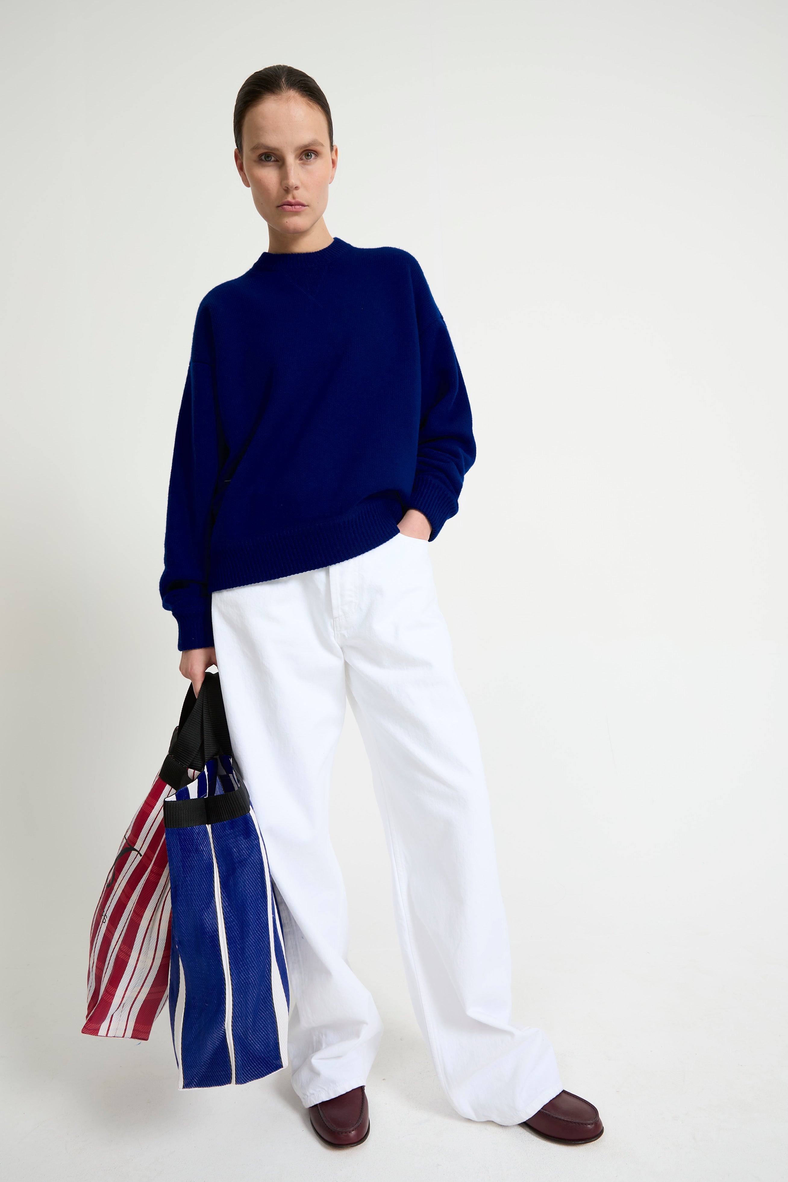 Suéter Attila de lana azul ligeramente oversize - Laurence Bras